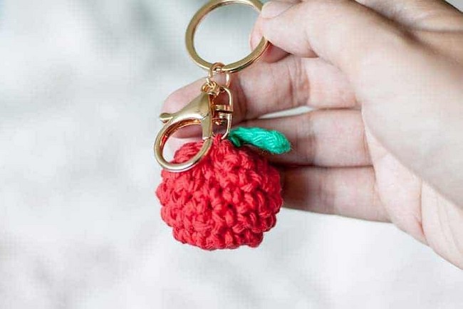 35 Free Crochet Keychain Patterns For Everyone To Try - The Newlywed