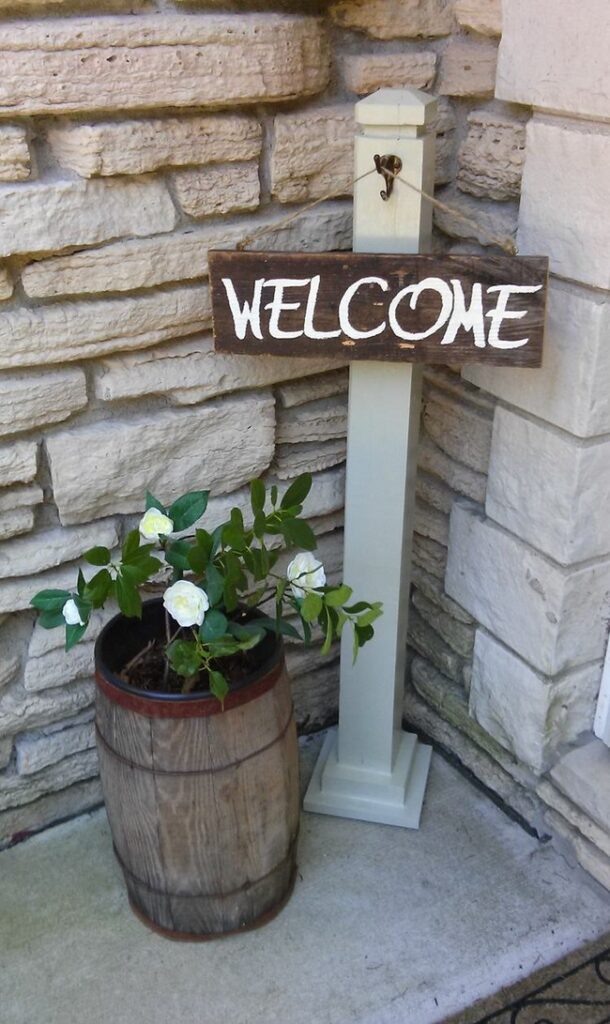 10 DIY Welcome Sign Ideas For Home Entrance - The Newlywed