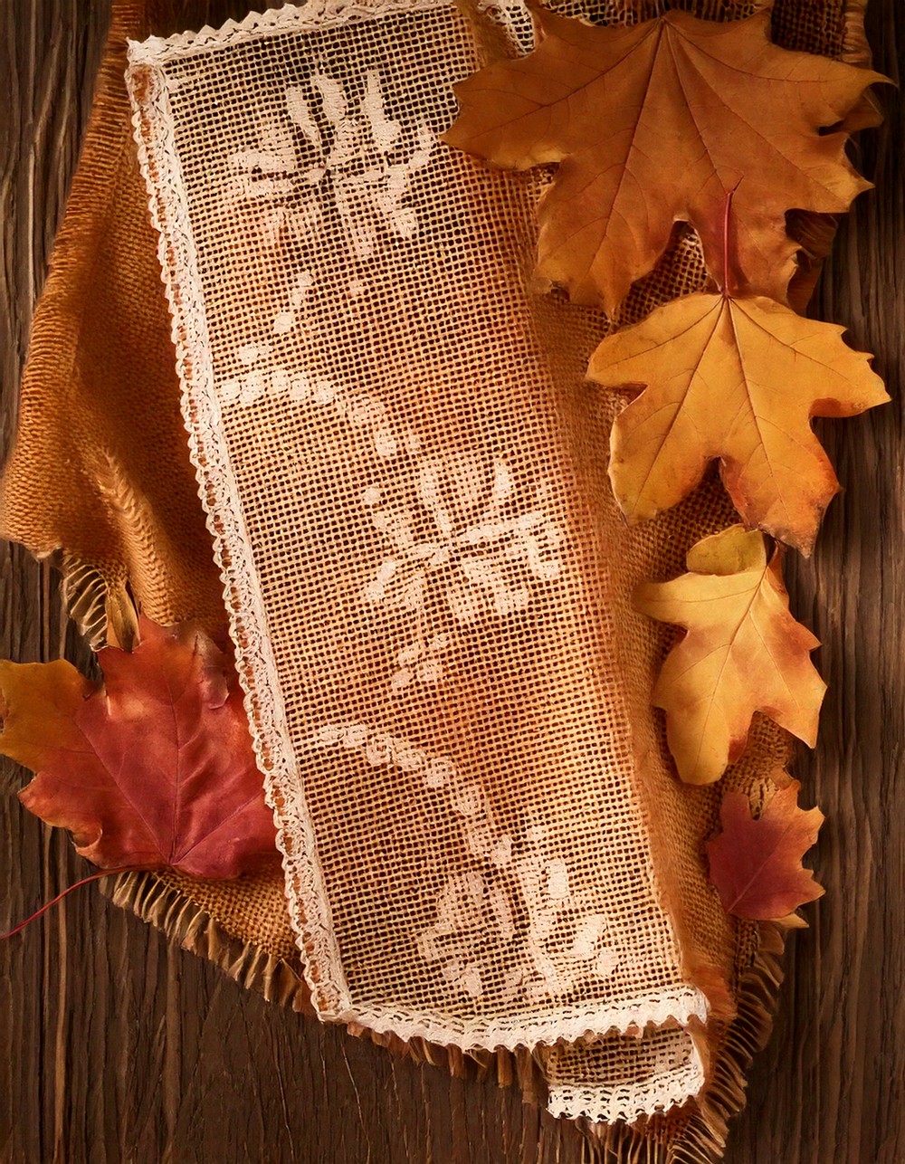 15 DIY Fall Living Room Decor Ideas For Seasonal Vibe - The Newlywed