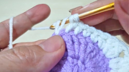 How to Crochet Heart Shaped Granny Square Pattern for Projects - The ...