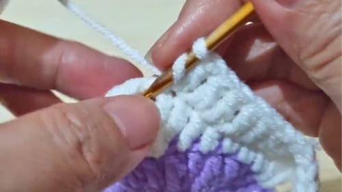 How to Crochet Heart Shaped Granny Square Pattern for Projects - The ...