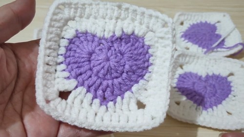 How to Crochet Heart Shaped Granny Square Pattern for Projects - The ...