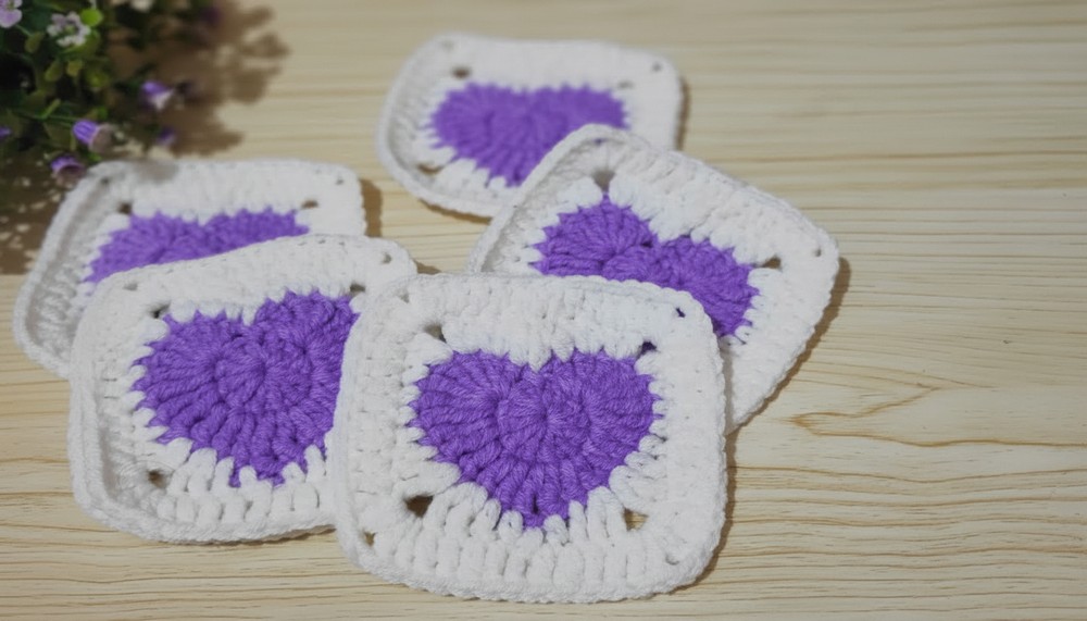How to Crochet Heart Shaped Granny Square Pattern for Projects - The ...