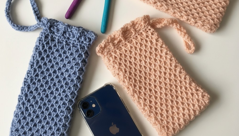 Quick Crochet Mobile Phone Case Pattern for Enhanced Appeal - The Newlywed