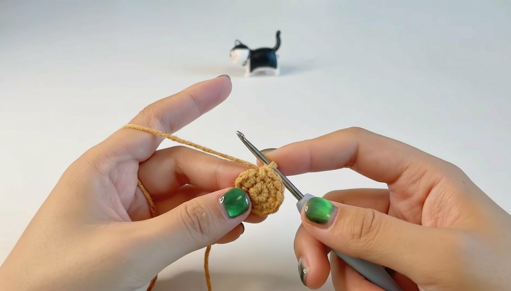 Quick and Simple Free Crochet Bitten Oreo Pattern to Try Tonight - The ...