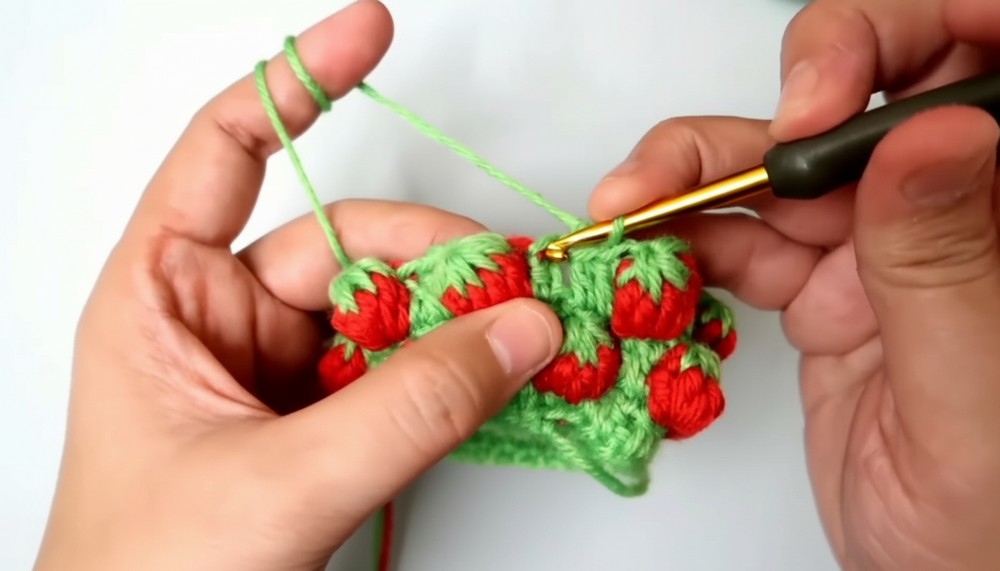 Easy Crochet Strawberry Coin Purse Pattern You’ll Absolutely Love - The ...