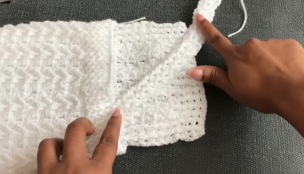 How to Crochet Baby Overall Pattern for Every Little Wardrobe - The ...