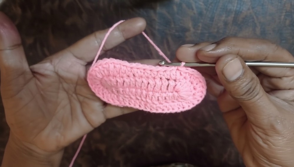How to Cute Crochet Baby Shoes Pattern for Trendy Little Feet - The ...